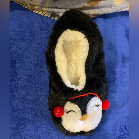 Capelli of New York | Shoes | Capelli New York Penguin Slipper Socks ...